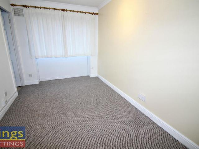 1 Bedroom Flat First Floor To Let
