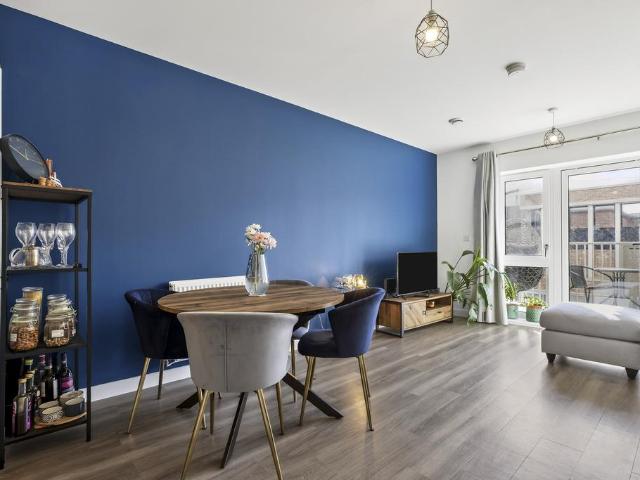 1 bedroom flat for sale