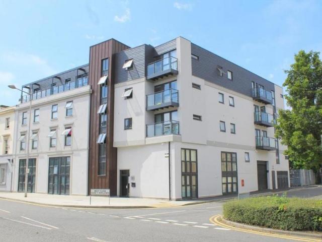 1 bedroom flat for sale