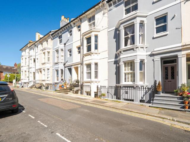 1 bedroom flat for sale