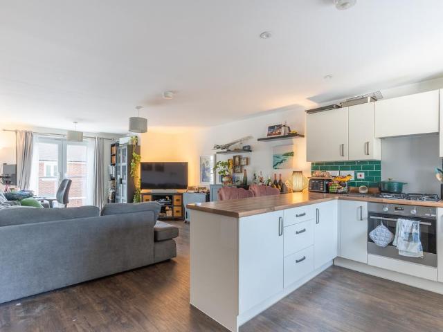 1 bedroom flat for sale