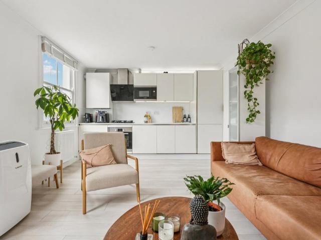 1 bedroom flat for sale