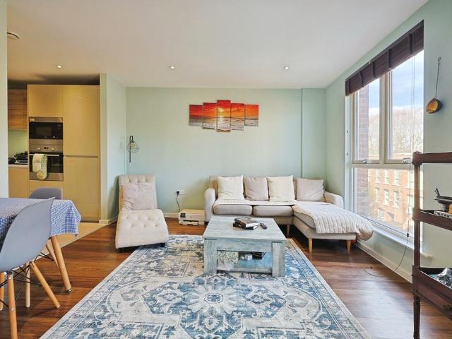 1 bedroom flat for sale