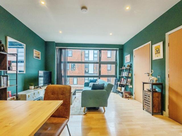 1 bedroom flat for sale