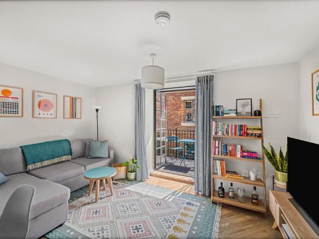 1 bedroom flat for sale