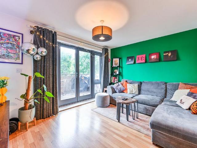 1 bedroom flat for sale