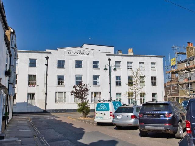 1 bedroom flat for sale