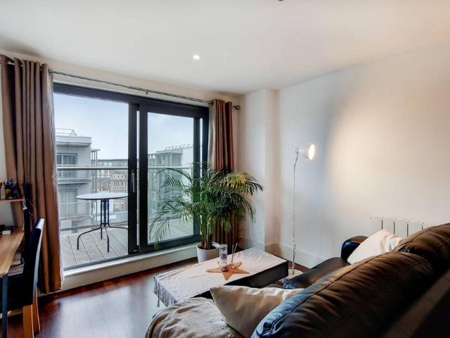 1 bedroom flat for sale