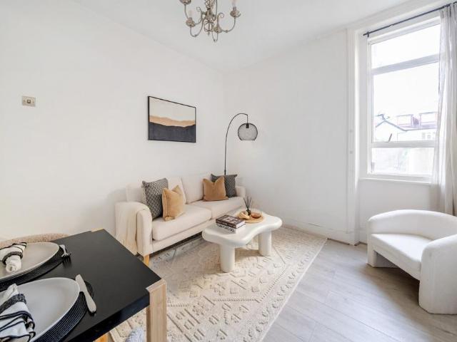 1 bedroom flat for sale