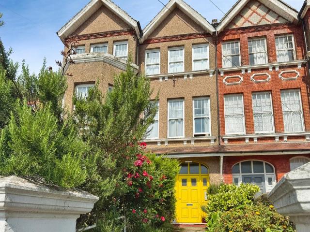 1 bedroom flat for sale