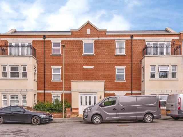 1 bedroom flat for sale