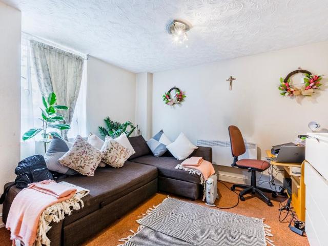 1 bedroom flat for sale