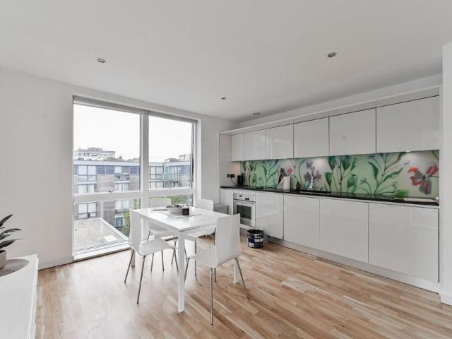 1 bedroom flat for sale