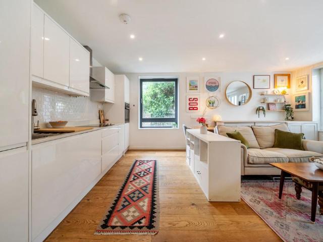 1 bedroom flat for sale