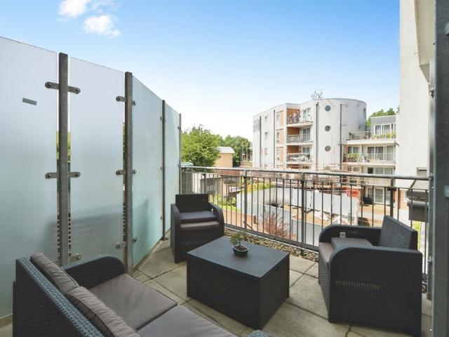1 bedroom flat for sale
