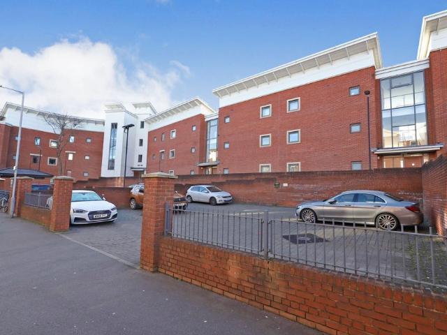 1 bedroom flat for sale