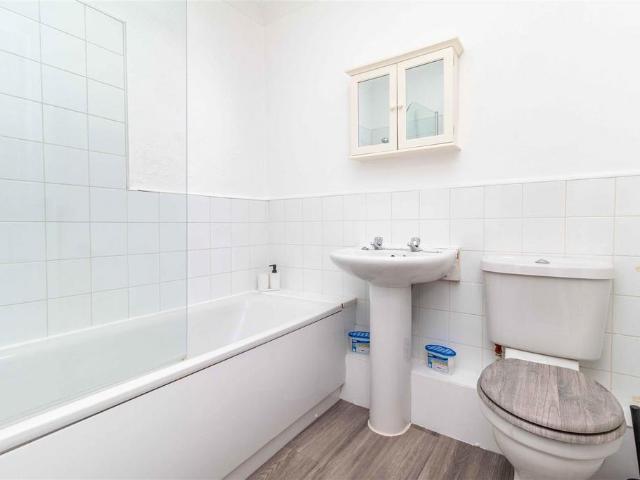 1 bedroom flat for sale