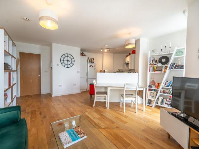1 bedroom flat for sale