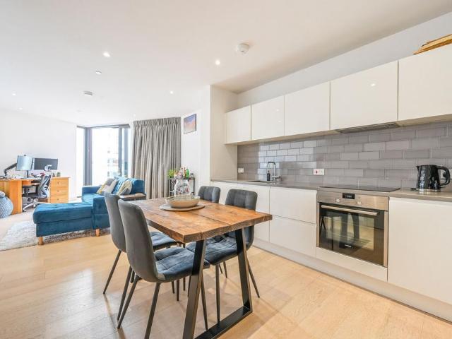 1 bedroom flat for sale