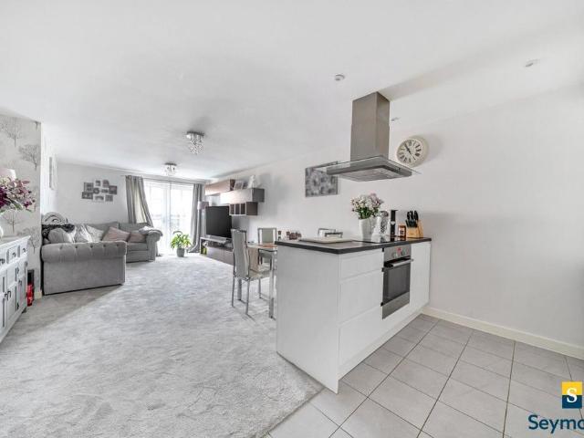 1 bedroom flat for sale