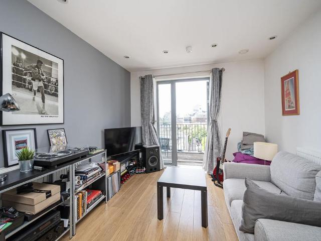 1 bedroom flat for sale