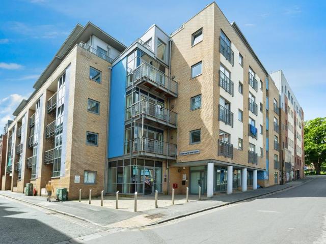 1 bedroom flat for sale