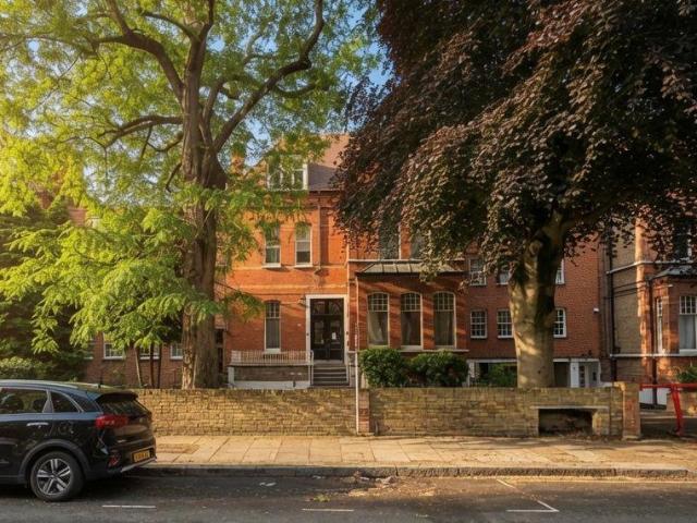 1 bedroom flat for sale