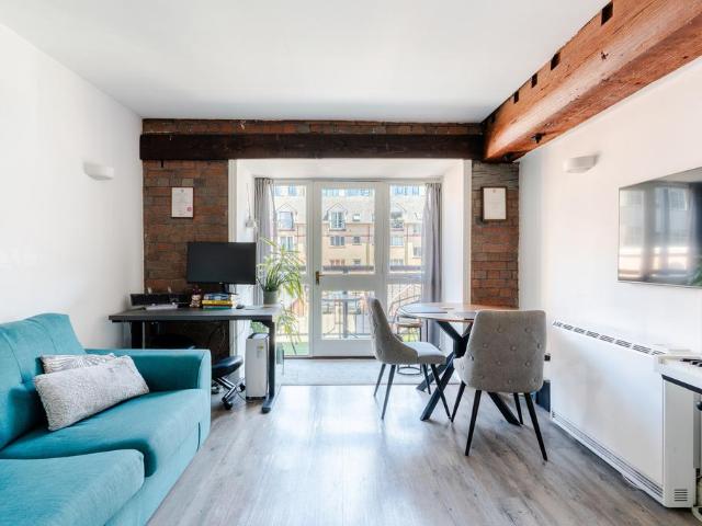 1 bedroom flat for sale