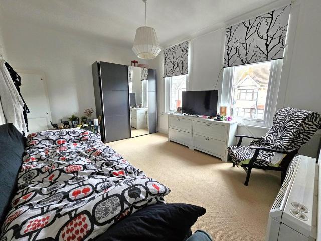 1 bedroom flat for sale