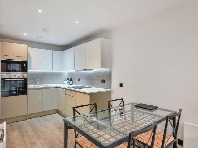 1 bedroom flat for sale
