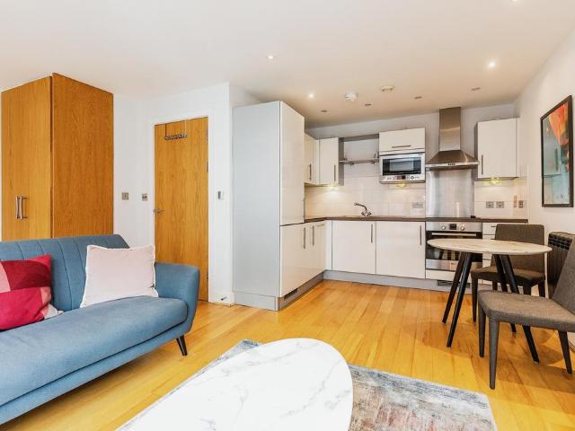 1 bedroom flat for sale