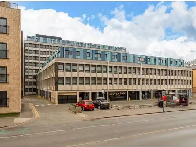 1 bedroom flat for sale, 5/45 Elfin Square, Edinburgh, Eh11 3a.