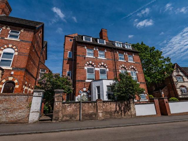 1 bedroom flat for sale