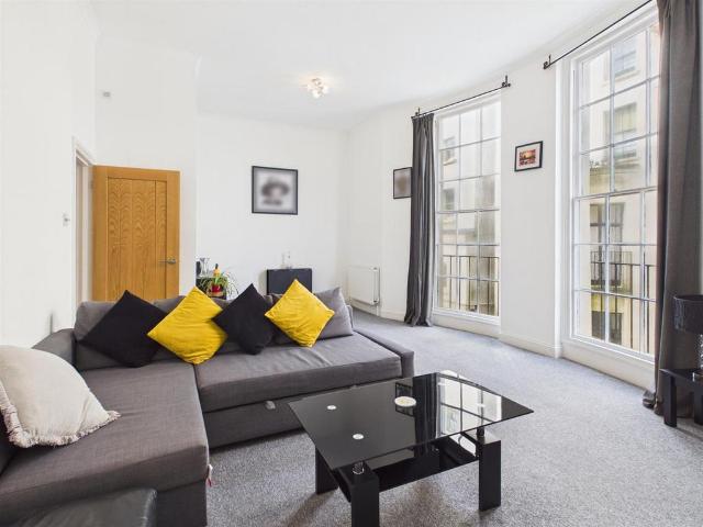 1 bedroom flat for sale