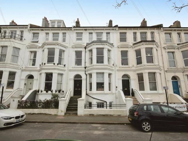 1 bedroom flat for sale