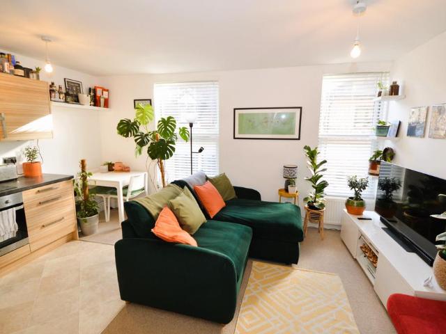 1 bedroom flat for sale