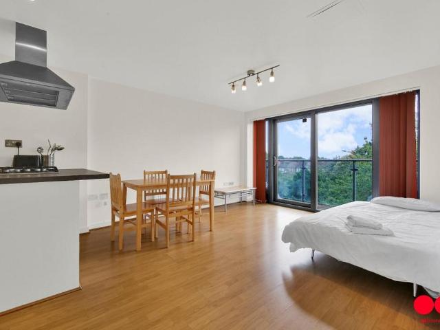 1 bedroom flat for sale