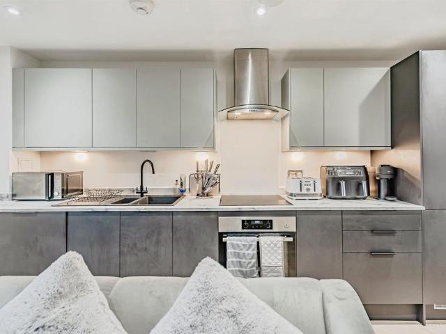 1 bedroom flat for sale