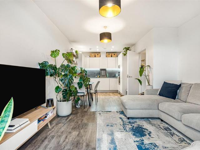 1 bedroom flat for sale