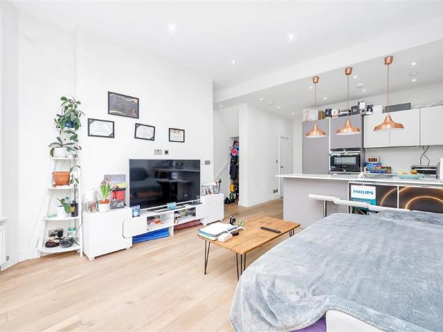 1 bedroom flat for sale