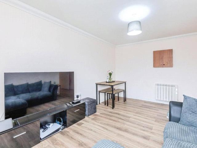 1 bedroom flat for sale