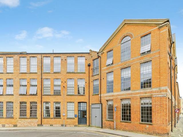 1 bedroom flat for sale