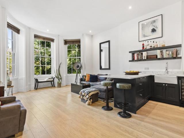 1 bedroom flat for sale