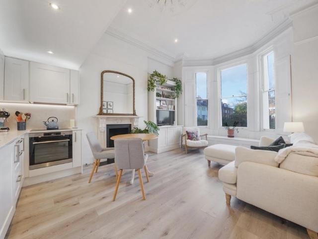 1 bedroom flat for sale