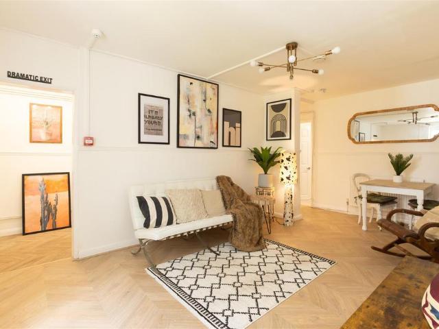 1 bedroom flat for sale