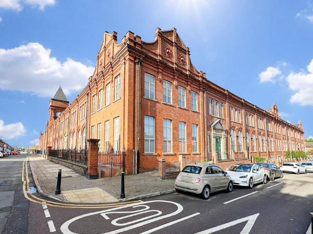 1 bedroom flat for sale