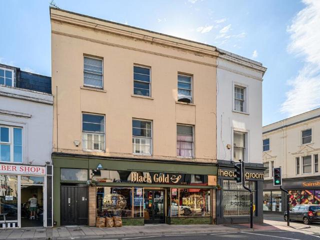 1 bedroom flat for sale
