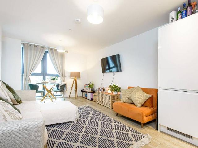1 bedroom flat for sale