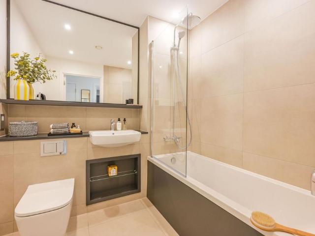 1 bedroom flat for sale