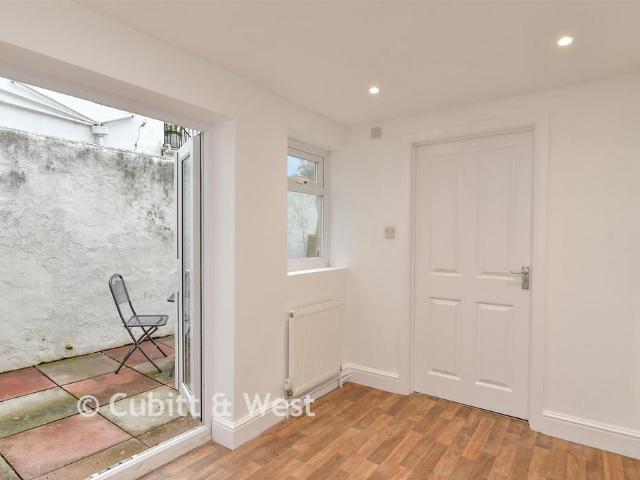 1 bedroom flat for sale